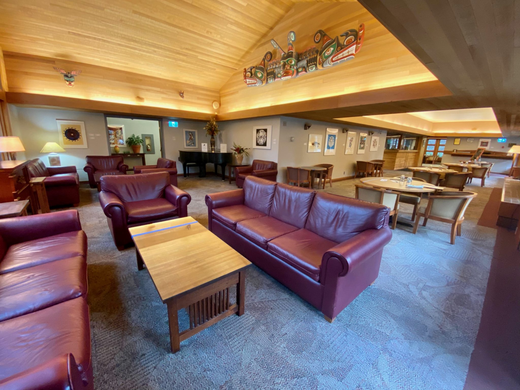 Fireplace Lounge – University Club